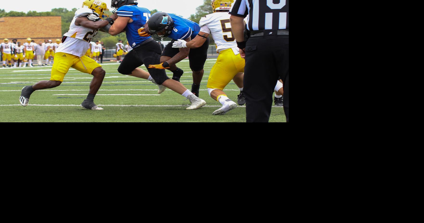 COLLEGE FOOTBALL: Reivers beat up Broncbusters