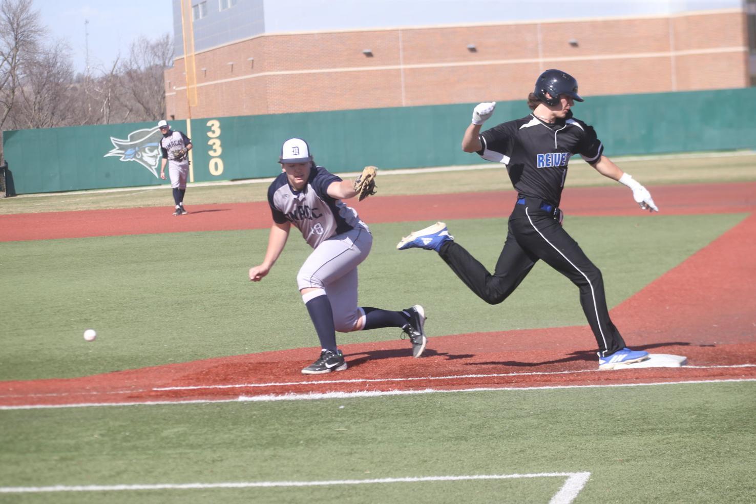 Iowa Western baseball scores 33 runs in doubleheader sweep of Northeast