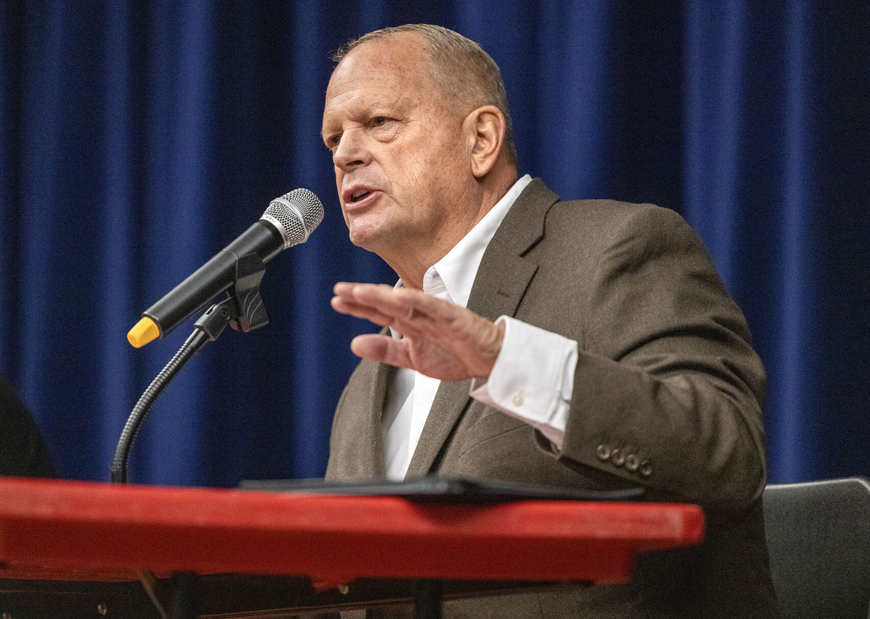 Jill Shudak, Matt Walsh square off during Council Bluffs Chamber ...