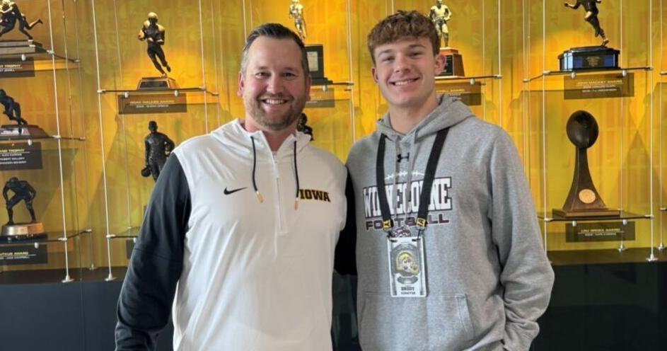 Which former Hawk DM’d Brody Schaffer after his commitment?