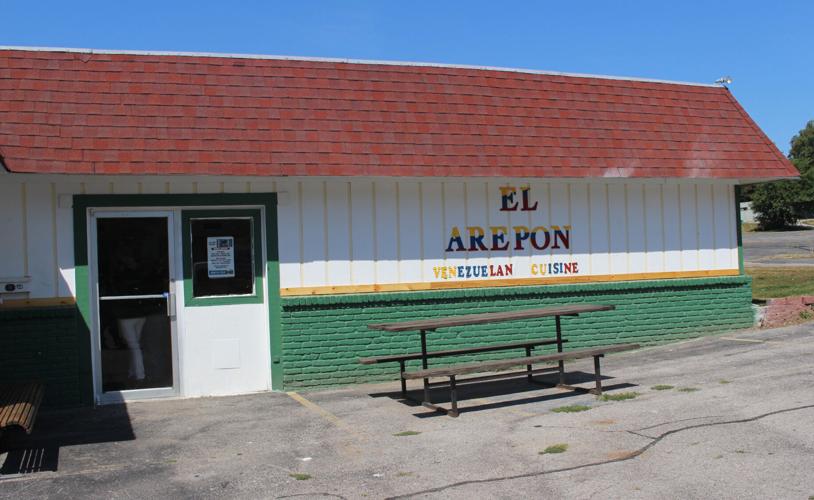 Chamber welcomes El Arepon to Bellevue's restaurant community