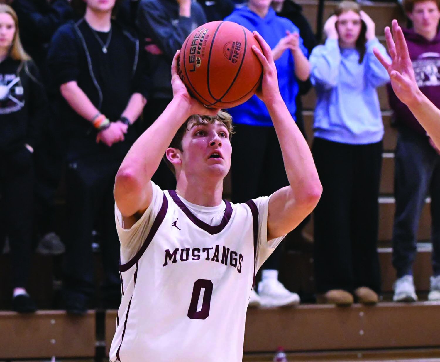 Underwood splits basketball doubleheader at Shenandoah