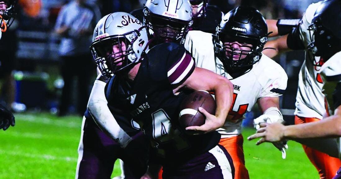Shenandoah football earns district win over Red Oak