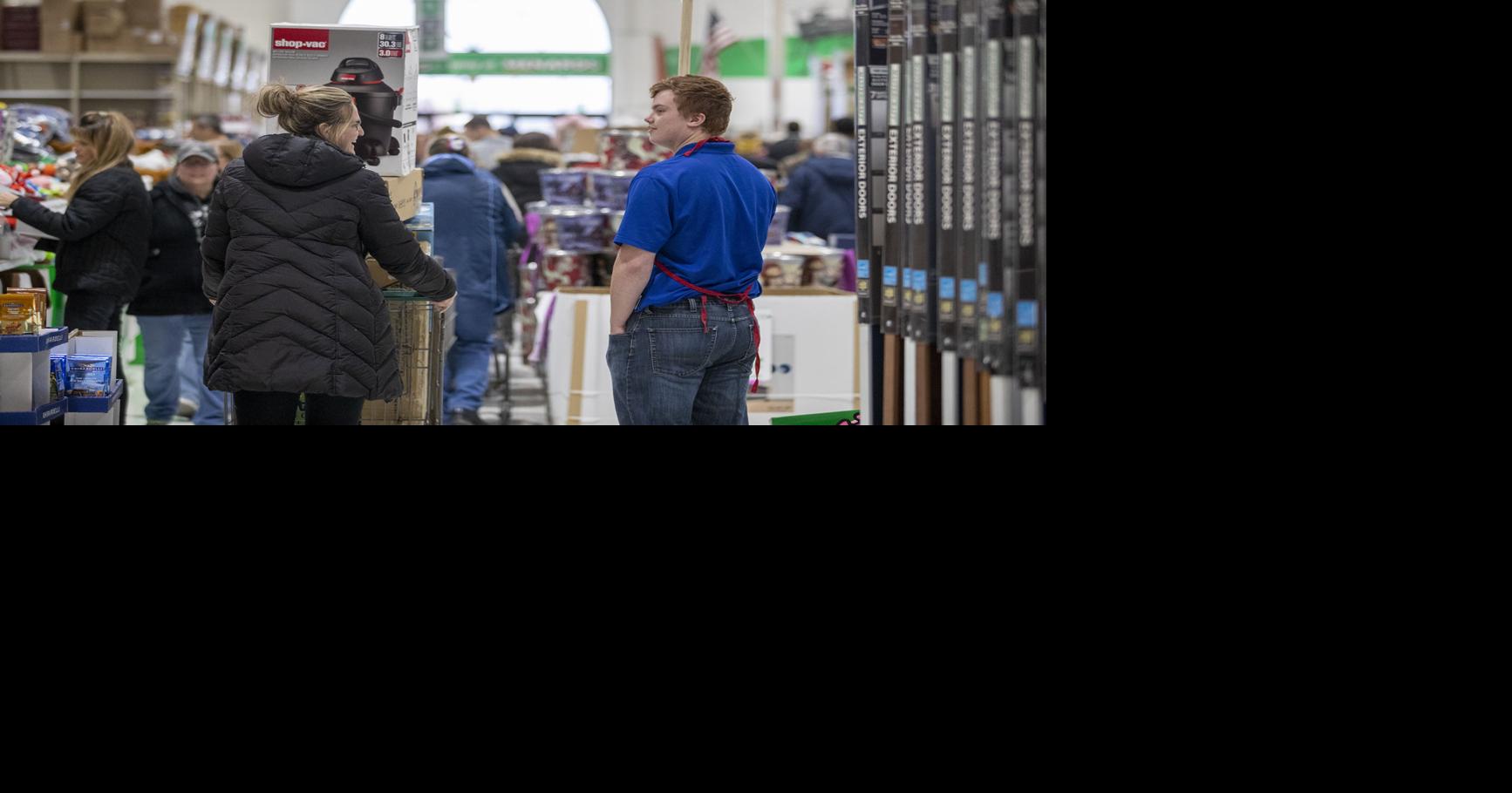 Menards bans children under 16, pets amid COVID-19 pandemic