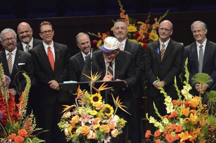 Thousands mourn Bob Barry Jr. with memorable stories, laughter | Sports ...