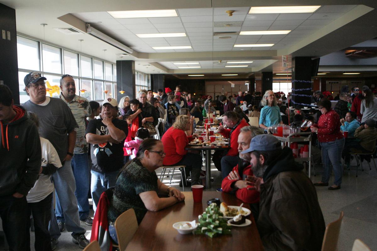 Community dinner spreads Christmas cheer | News | normantranscript.com