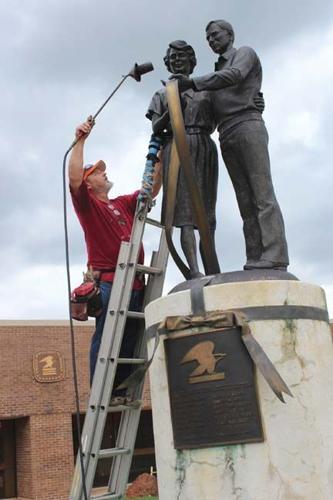 Spinharney bringing life back to city’s statues | Edmond ...