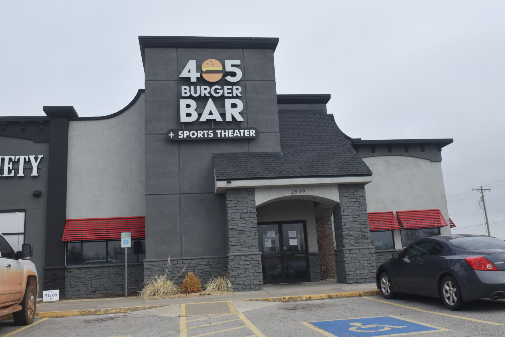 405 Burger Bar latest restaurant to close | News | normantranscript.com