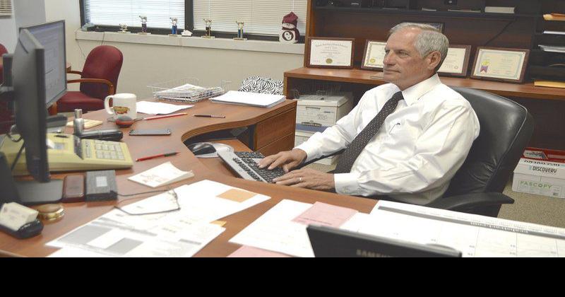 David Tinsley announces his retirement | Government | normantranscript.com