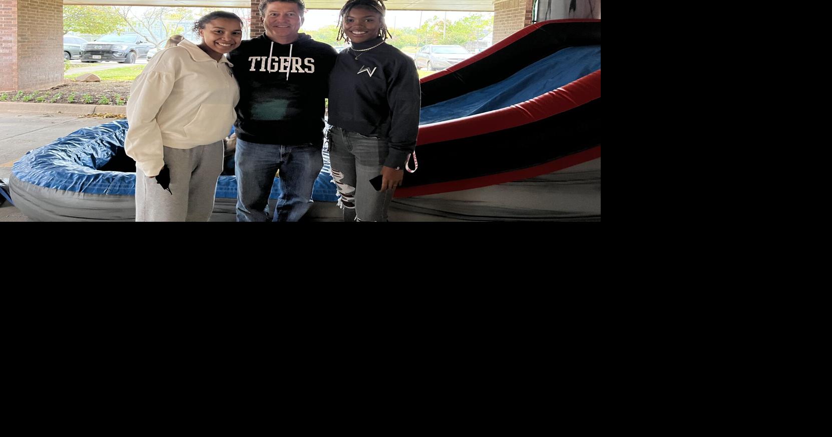 Ricky Stapleton Autos gifts meet-and-greet NIL package to local nursing ...