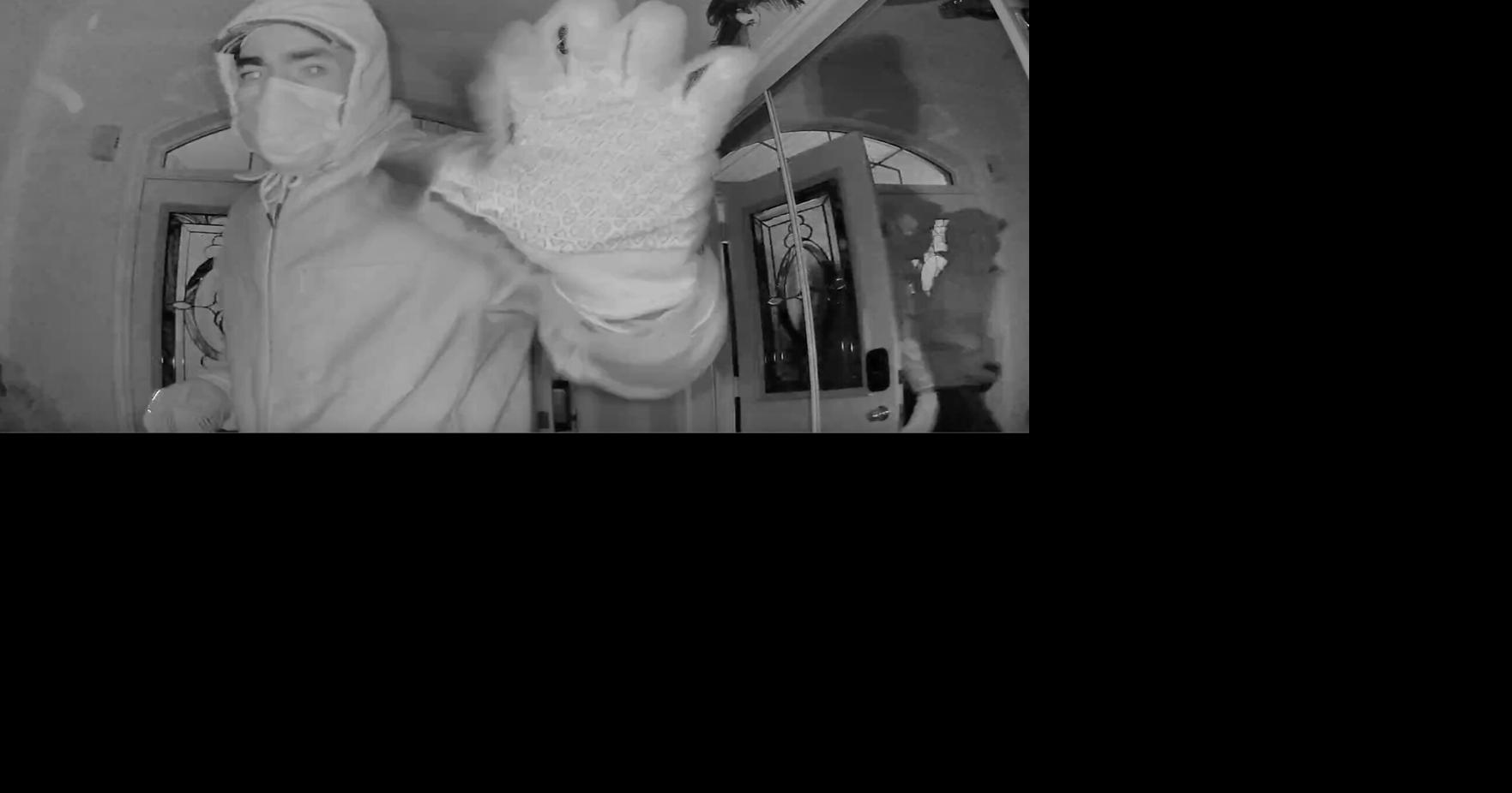 Video shows terrifying armed home invasion in Brampton, family put on ...