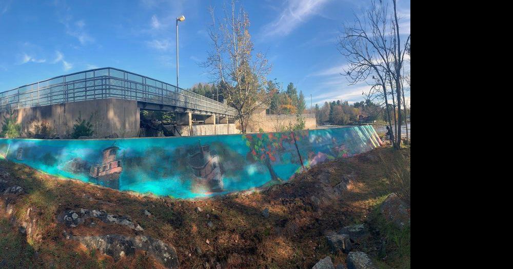 Artist showcases Magnetawan River history on retaining wall