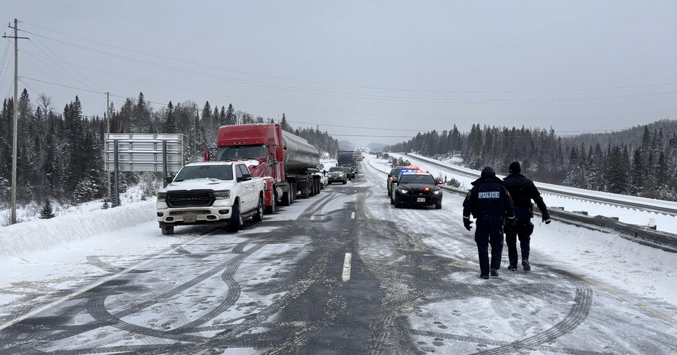Stretch of Highway 11 closed south of North Bay on Monday
