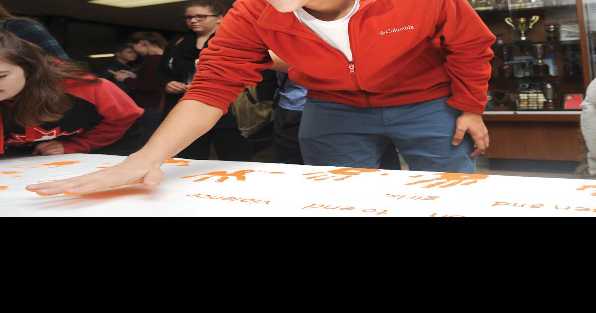 Port Hope High School students pledge to end violence against women