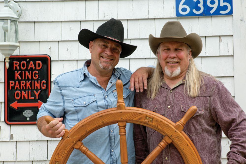 Canadian Pickers brave storm to visit Campbellford