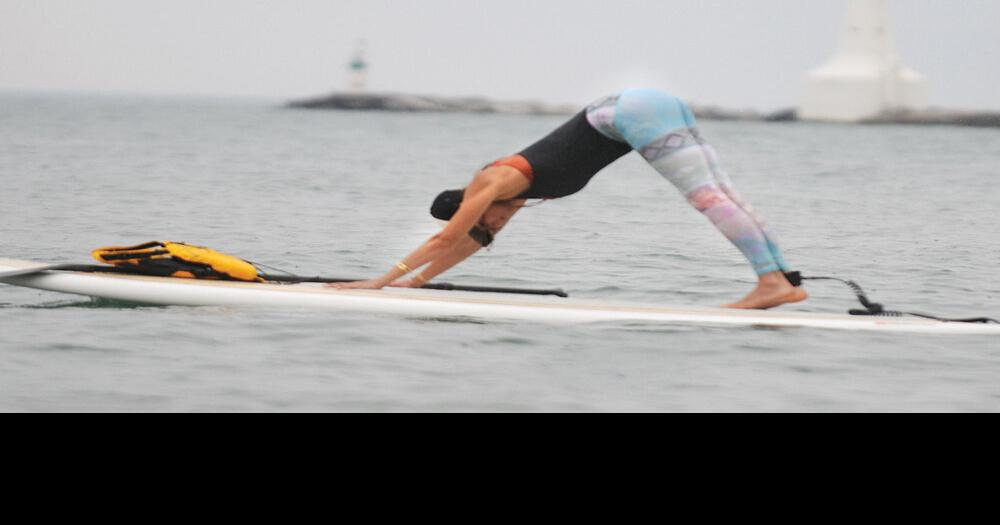 Melanie Woolsey, Lisa Parkes bring standup paddle boarding to Cobourg beach