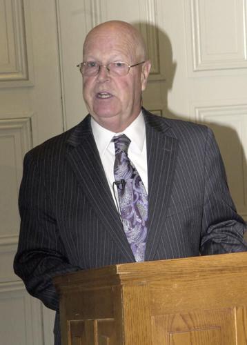 Gil Brocanier steps into the mayor's chair