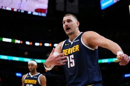 Jokic suffers 'gut-wrenching' knee injury as Nuggets thrashed | News ...