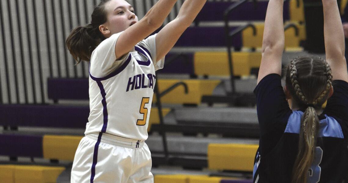Holgate stays perfect in conference | Northwest Signal ...