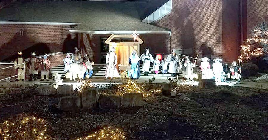 Drive thru live nativity at St. Paul's | Religion | northwestsignal.net
