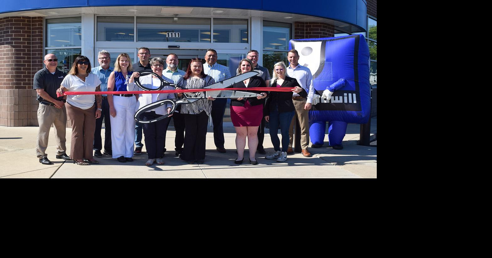 Goodwill celebrates new Napoleon location | News | northwestsignal.net
