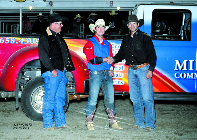 Two rodeo team members receive scholarships