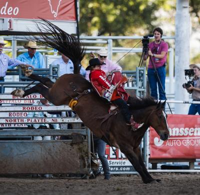 Buffalo Bill Rodeo: Texas man looks to win back-to-back bareback riding ...