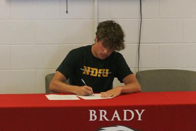Brady's Dillon Miller signs LOI to run track at North Dakota State