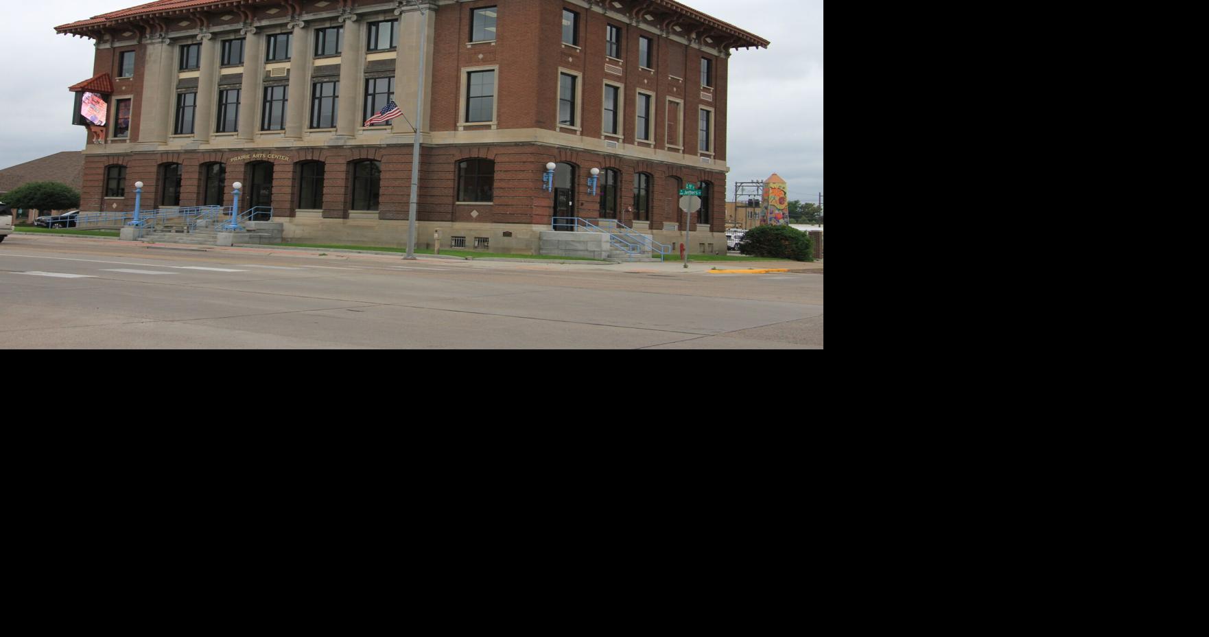 Prairie Arts Center celebrating 10 years on Friday