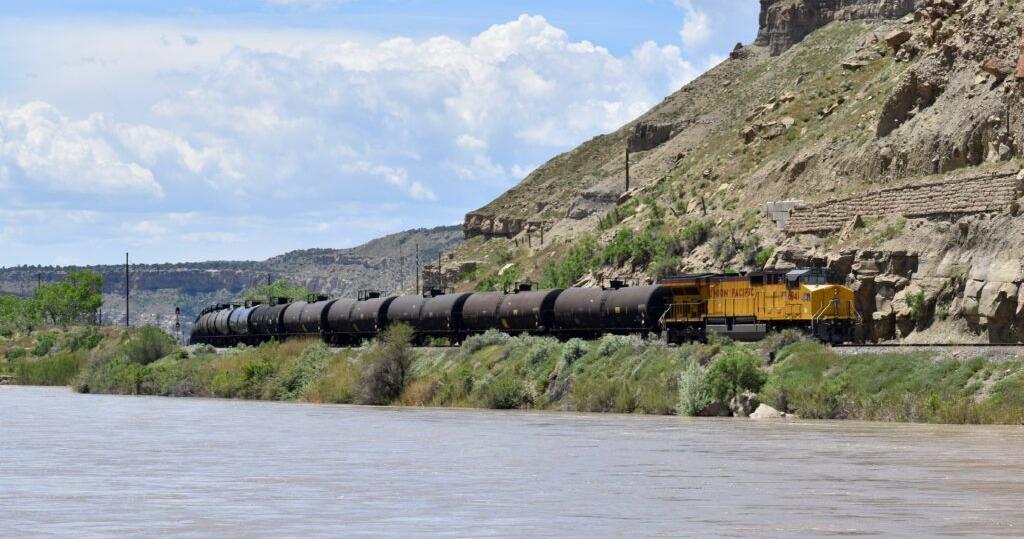 Fedds pause proposed Union Pacific-Norfolk Southern merger