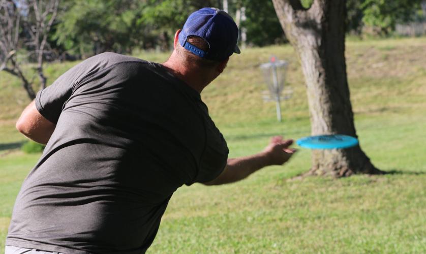 Disc golf a hole-in-one for North Platte group that meets Sunday mornings