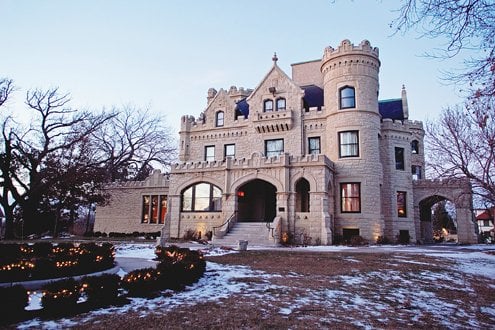 Nonprofit buying castle from state
