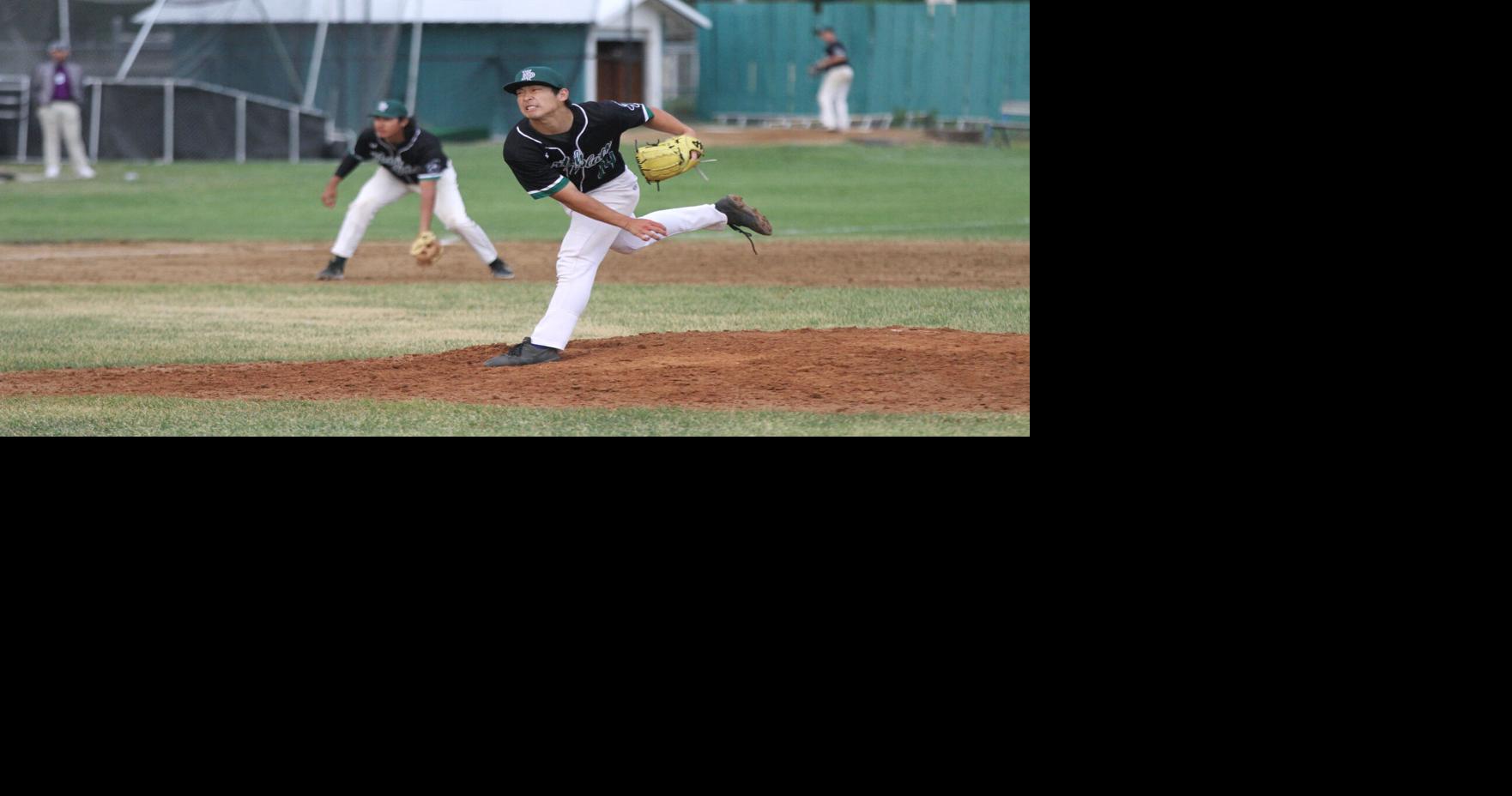 Cage Rats take series opener against Plainsmen 10-7