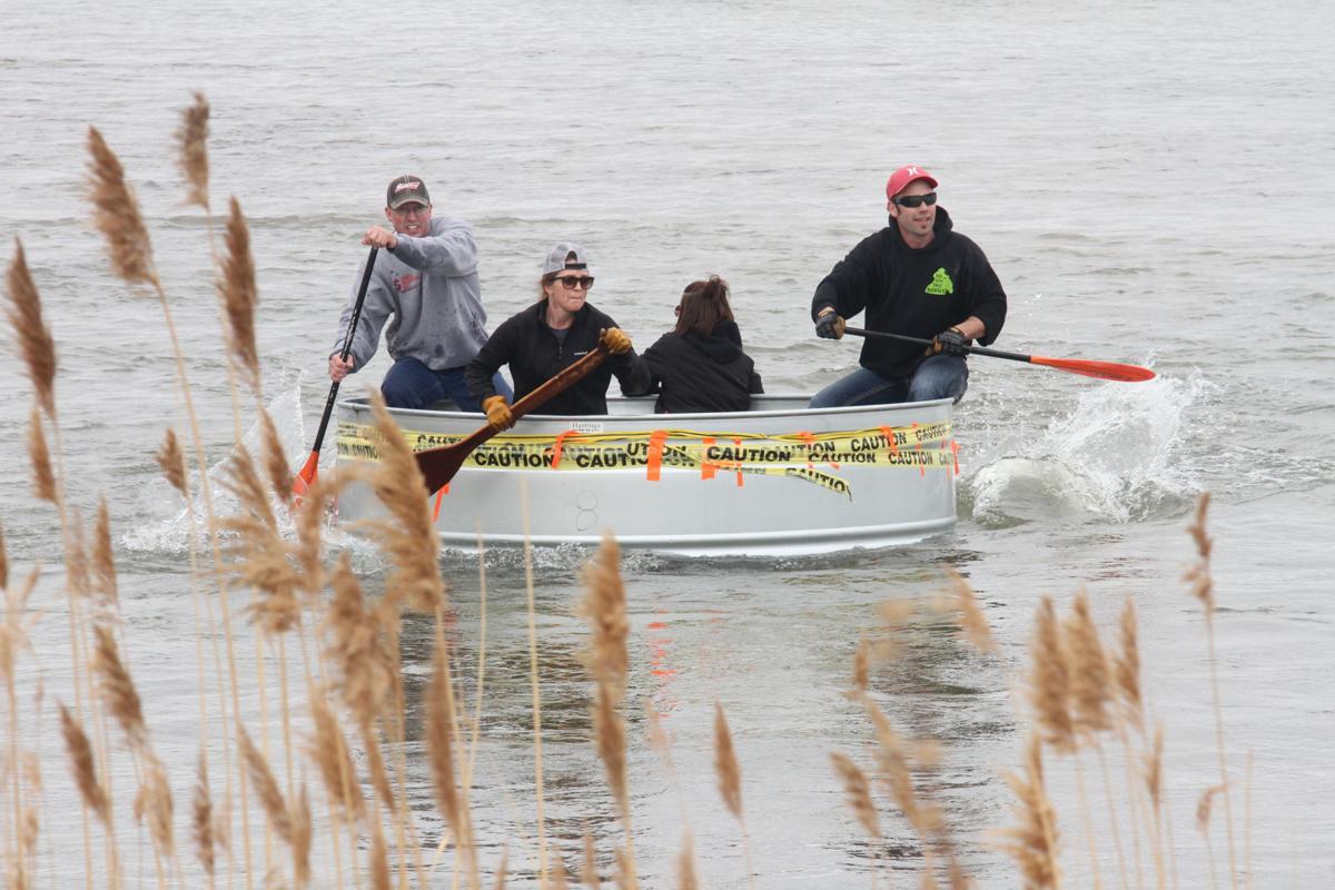 [Gallery] Without a paddle