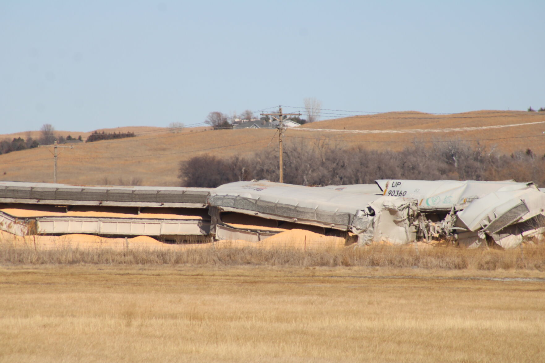 North Platte derailment piles up corn, wrecked grain cars