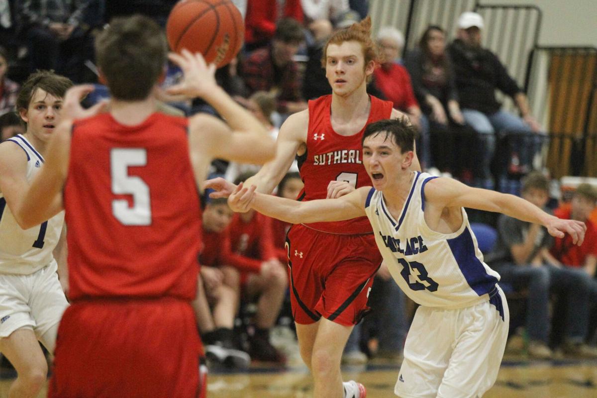 Wallace boys look to overcome small roster in 2022-23 season