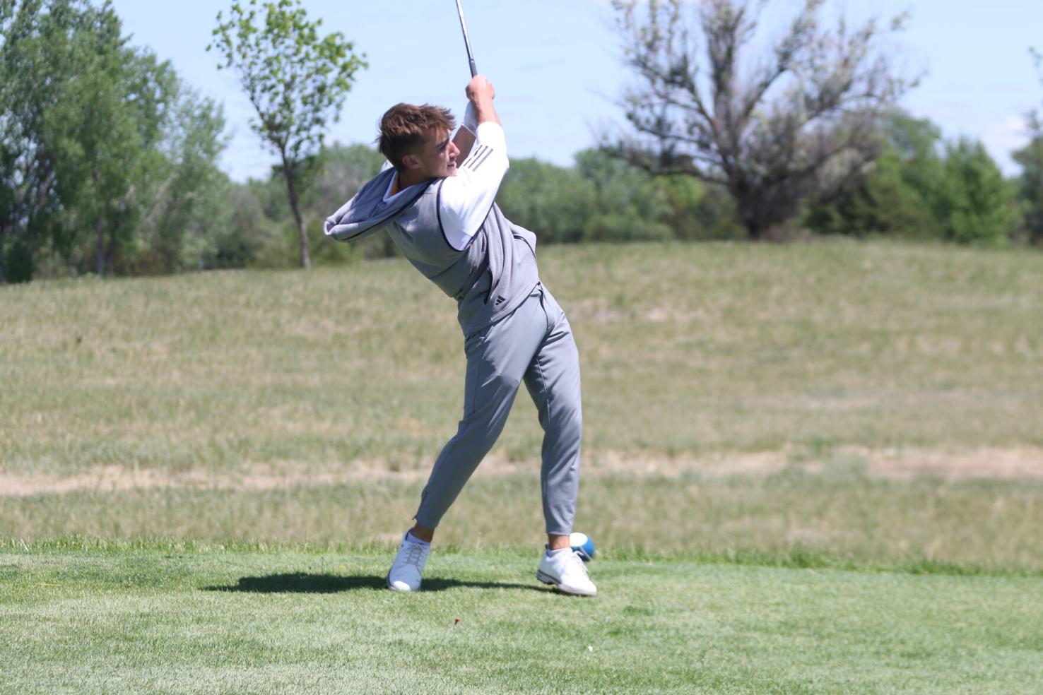 North Platte's Camden Weaver qualifies for state golf