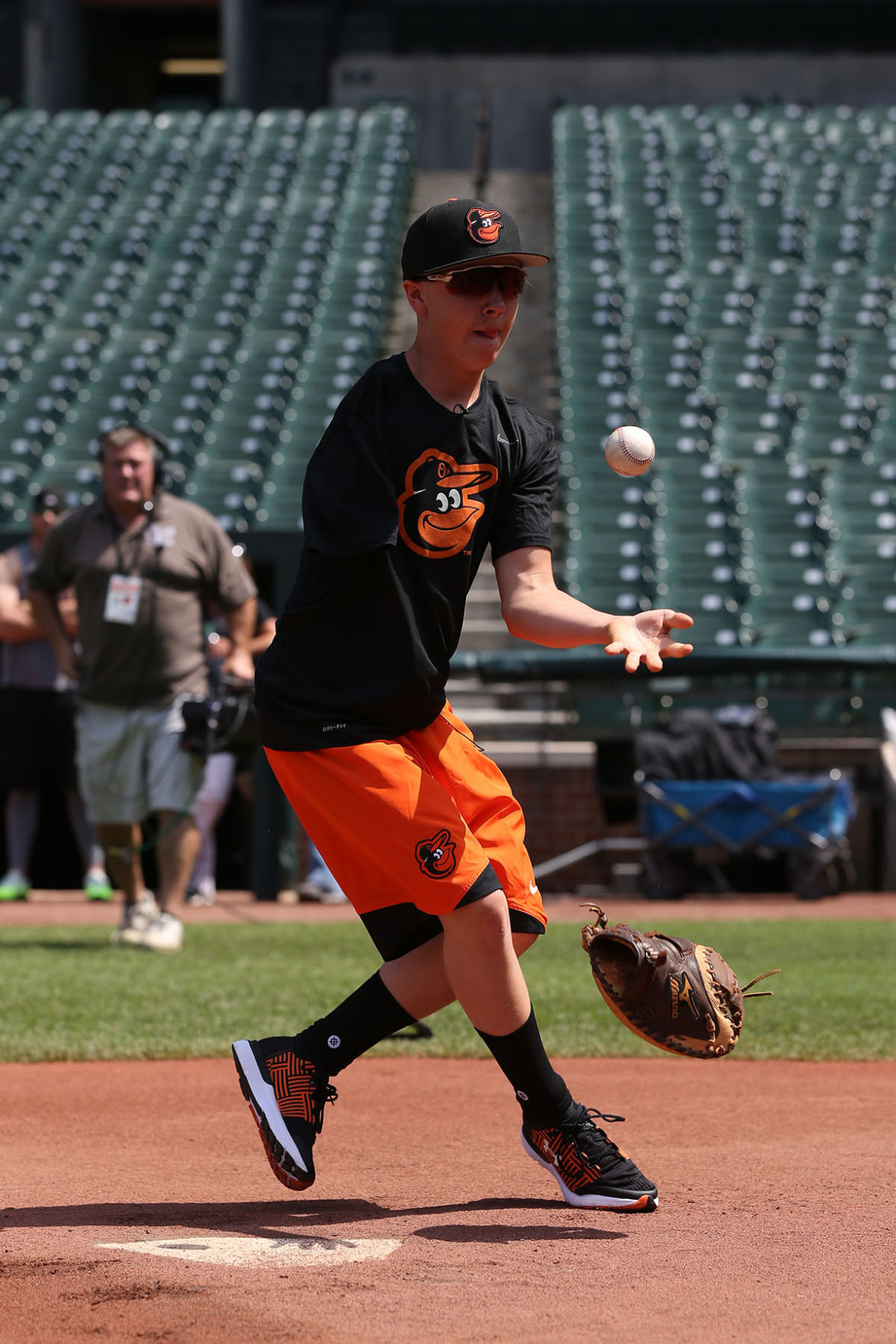 'It's unreal': Tweet turns one-armed Tennessee high school catcher into ...