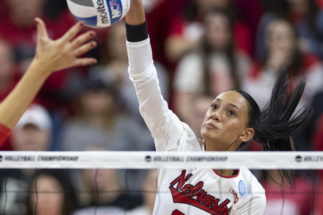 Nebraska needed Harper Murray to 'take over' vs. Dayton, and she ...
