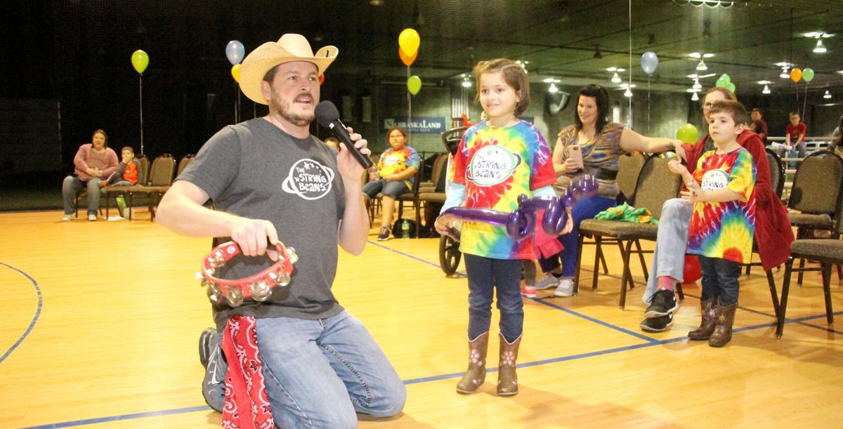 String Beans entertain through song at the D&N Center