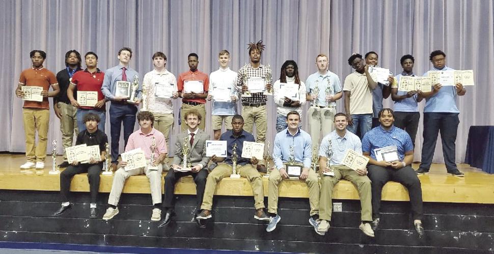 Vikings recognize athletic award winners | Sports | nrcolumbus.com