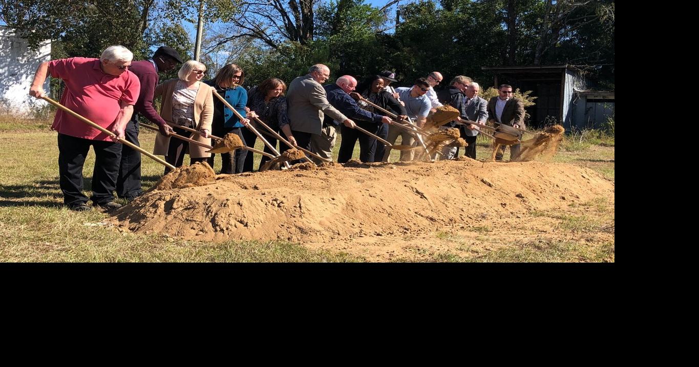 Uptown groundbreaking marks ‘gigantic step’ for Fair Bluff | Building ...