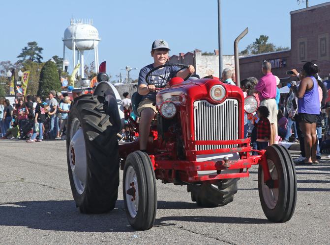 Tabor City celebrates sweet spuds – photos from N.C. Yam Festival ...