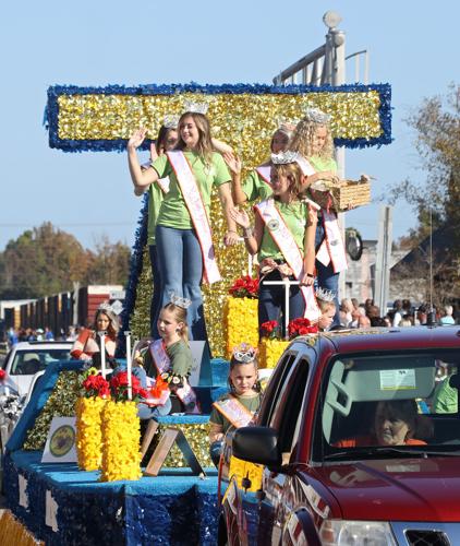 Tabor City celebrates sweet spuds – photos from N.C. Yam Festival ...