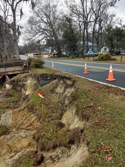 Lakeshore Drive closed due to roadway collapse | News | nrcolumbus.com