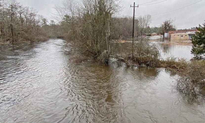Lumber River at Fair Bluff expected to crest Monday, more flooding ...
