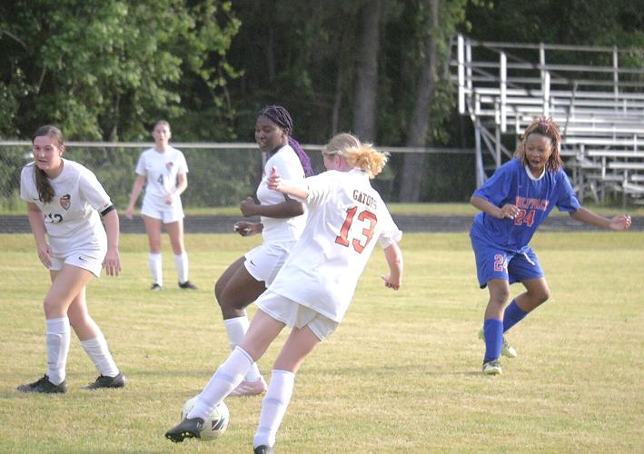 Wolfpack, Stallions earn wins on the pitch Friday | Sports | nrcolumbus.com