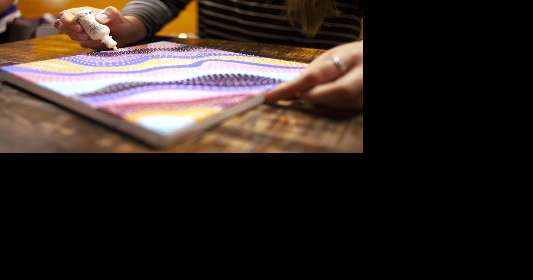 Dot painting artist uses work for greater cause | Arts & Life | ntdaily.com