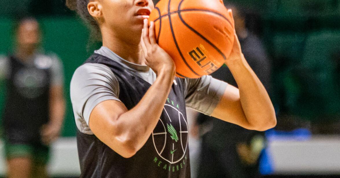 Graduate guard Jaaucklyn Moore “leads by example,” wants to play ...