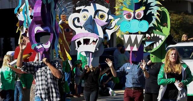 Homecoming parade celebrates diversity of UNT organizations | Arts ...